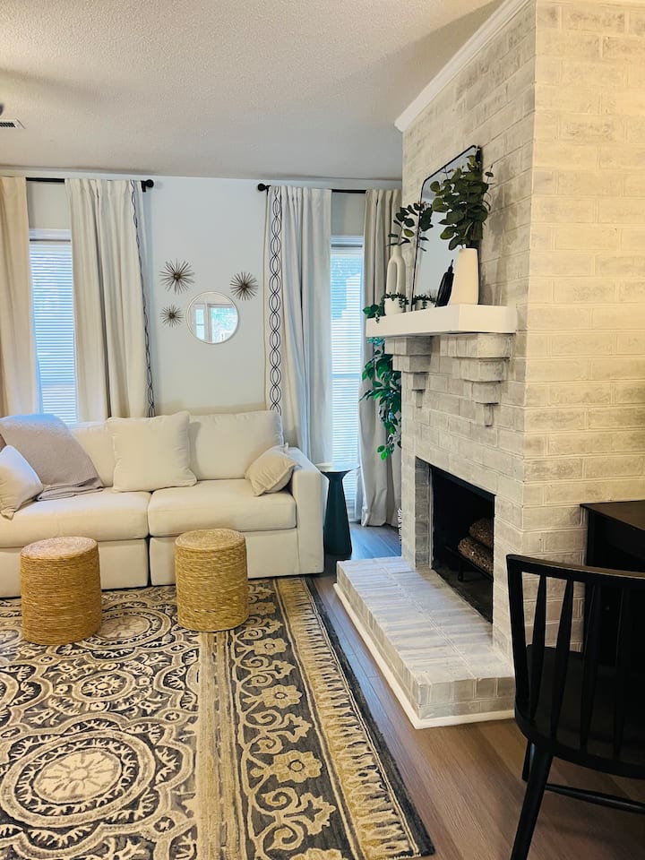 New! Convenient Luxury Townhome - North Charleston