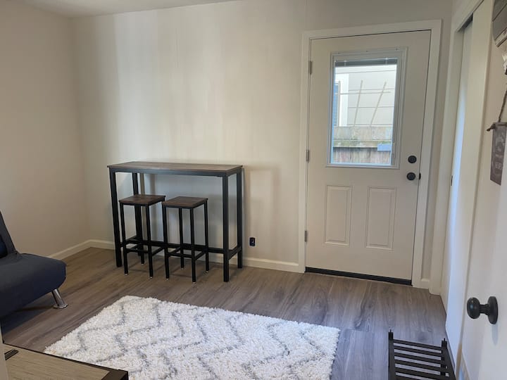 Redwood Queen Of Hearts - Eureka, CA