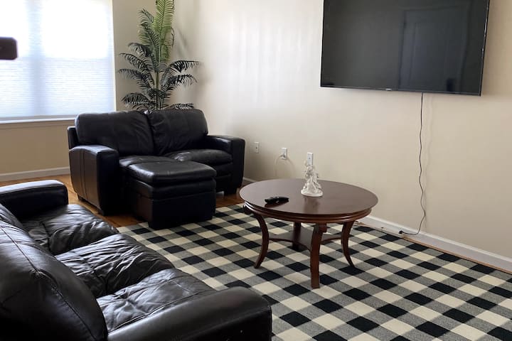 Spacious Apartment Near Nyc! - Elizabeth, NJ