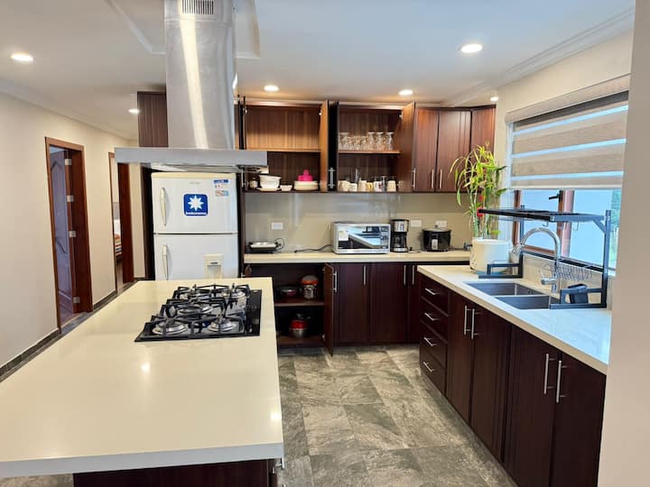 Hospedaje Cerca Del Aeropuerto - Cuenca