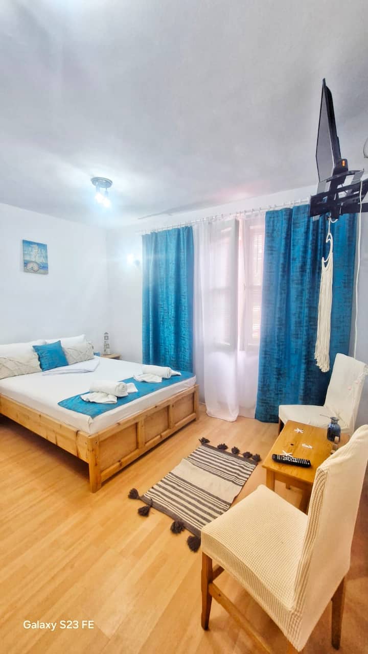 Casa Cu Obloane Rosii - Costinești