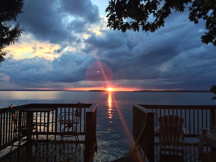 Charming Retreat! Sunsets! - St. Albans