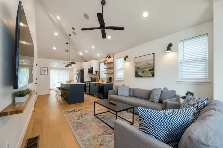 Stunning 2br/2ba Home Near Downtown & Sugar House - Salt Lake City, UT