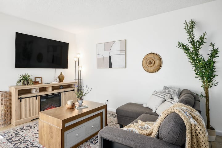 Delightful 5br Vegas Retreat Near The Strip! - Las Vegas, NV
