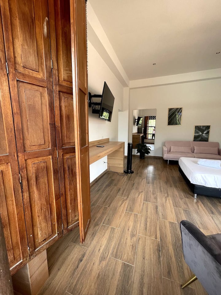 Acogedora Suite Doble - C - La Mesa