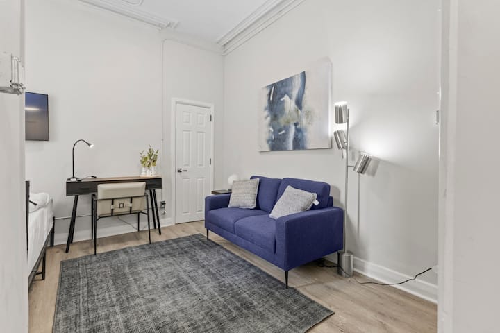 Bright Studio Near Downtown Core - Ottawa