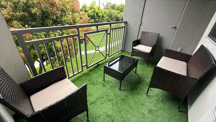 Marina Del Rey Coastal Living - Spacious 2bd Apt - Santa Monica, CA