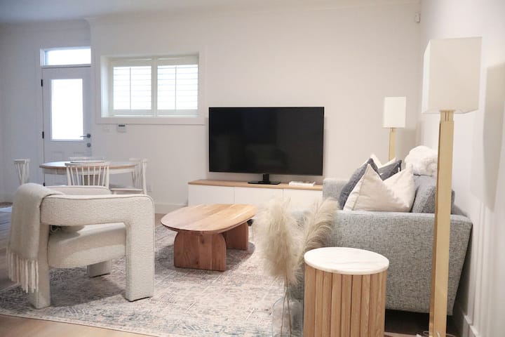 Cozy North Van Suite Near Forest - North Vancouver