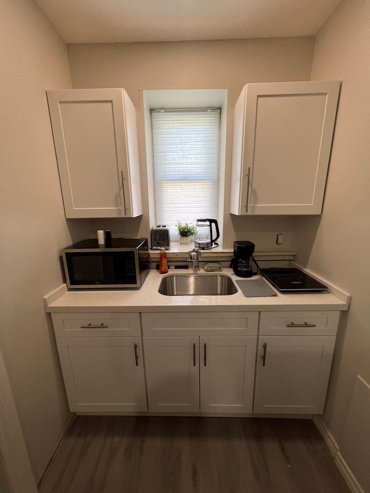 Cozy Condo Near The University, Unit 3 - London