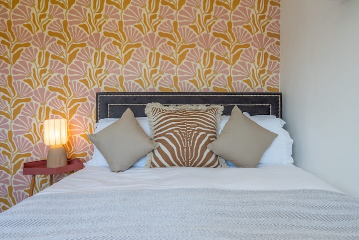 #30 Cozy & Stylish Studio Retreat - High Wycombe