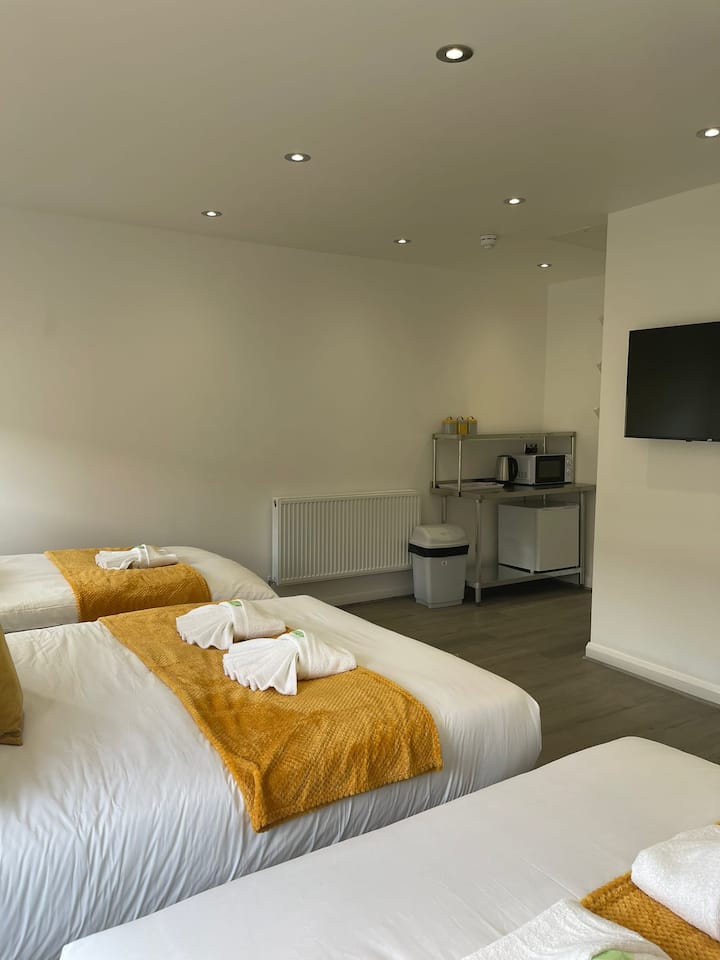 Family Bedroom With Attached Bathroom In Blackpool - Blackpool