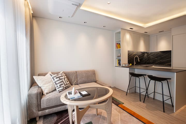 [Ac Palace_signature Deluxe]신규오픈#역삼역도보5분#장기투숙#신축 - Seoul