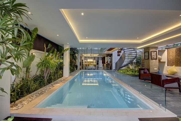 8br Villa W/pool Near Pub Street - Cambodia