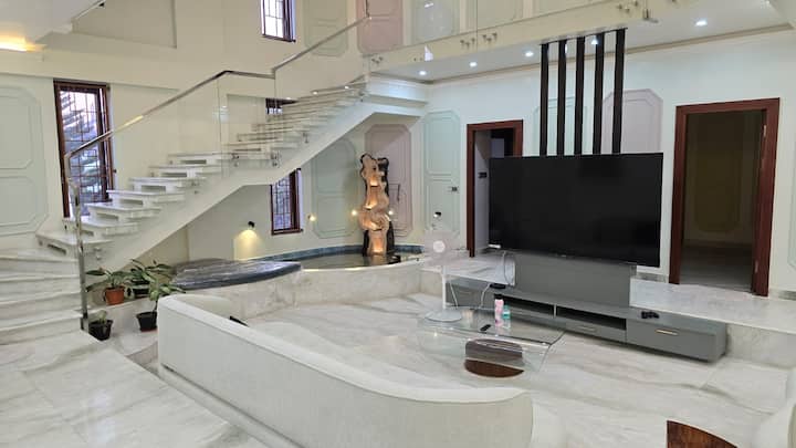 Luxurious 5-bedroom Duplex - Bangalore