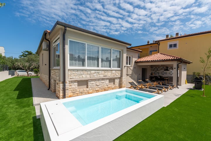 Villa Veg With Private Pool - Umag