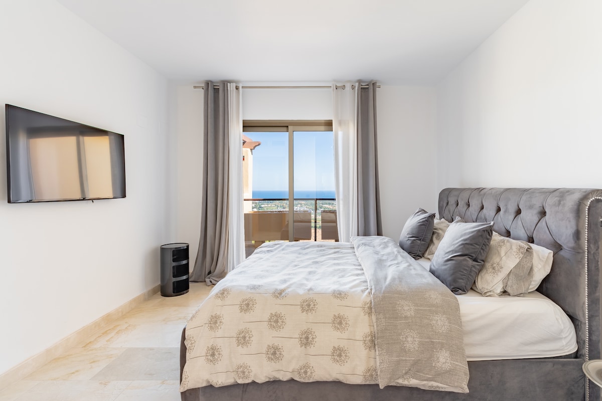 Attico con 2 camere da letto, vista sul mare e piscina riscaldata ...