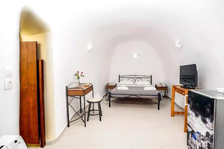 Cave Doubleroom- Kyklandonisia - Santorini