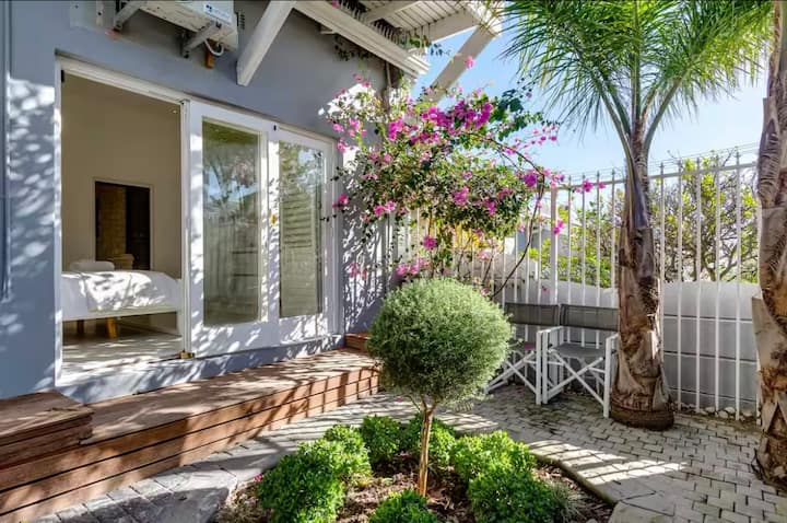 Seapoint Hideaway With Private Garden Space &Patio - Kapstadt