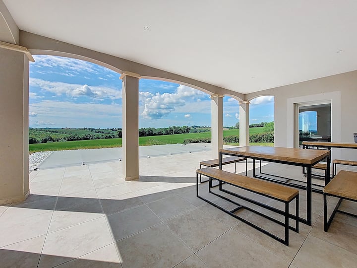 Spacieuse Villa Avec Piscine - Gers