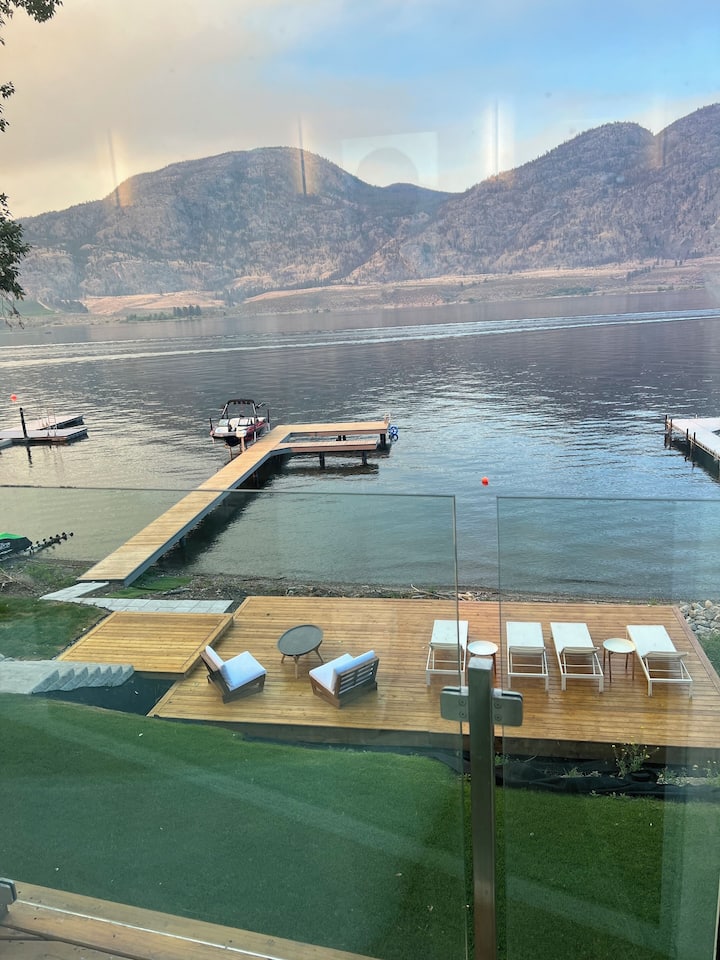 Luxury On Osoyoos Lake - Osoyoos