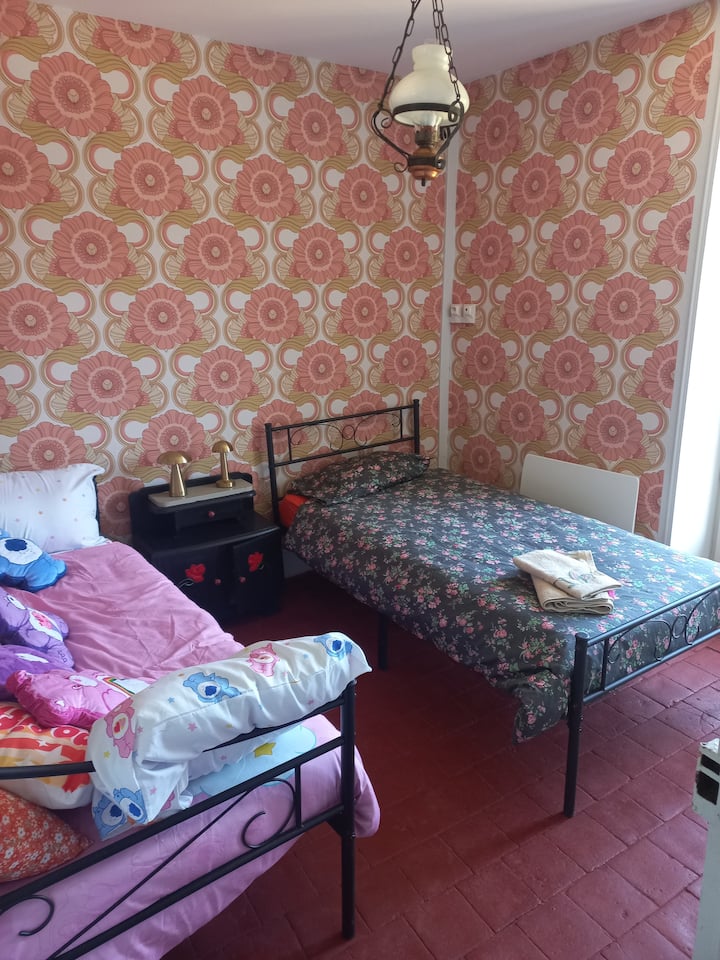 Petite Maison Style Année 70 - Yonne
