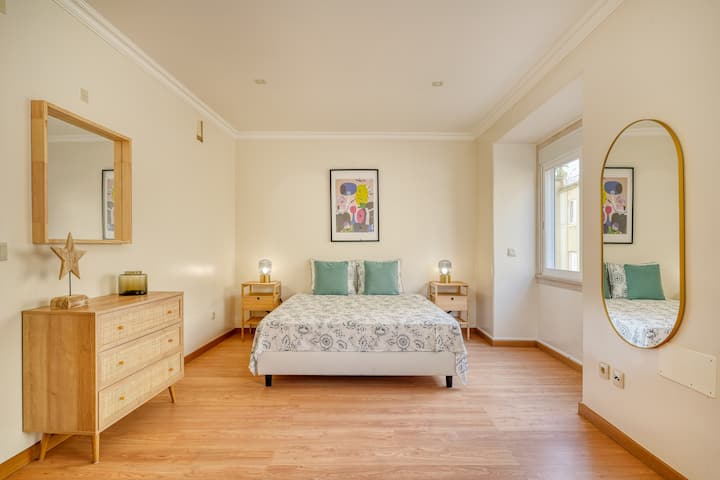 Aura Room - Spacious And Quiet Bedroom In Lisbon - Lisbona
