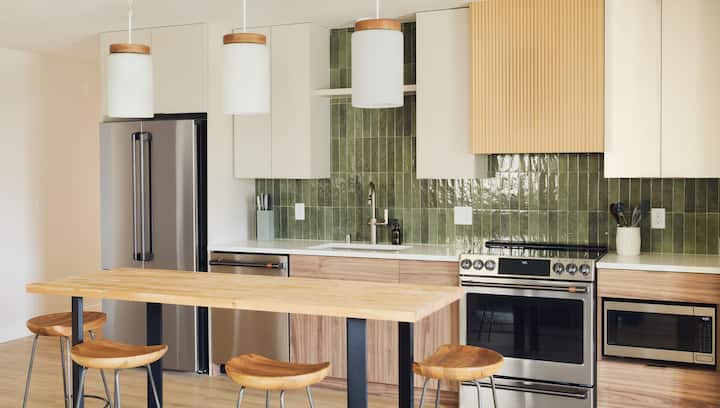The Dylin | Superior Two Bedroom Apartment - Madison, WI