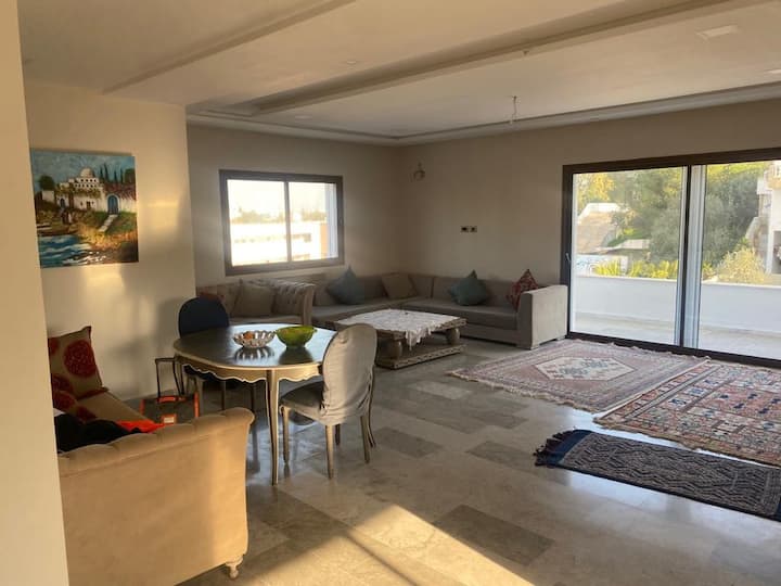 Etage De Villa Mitoyen  Pmf - Tunis