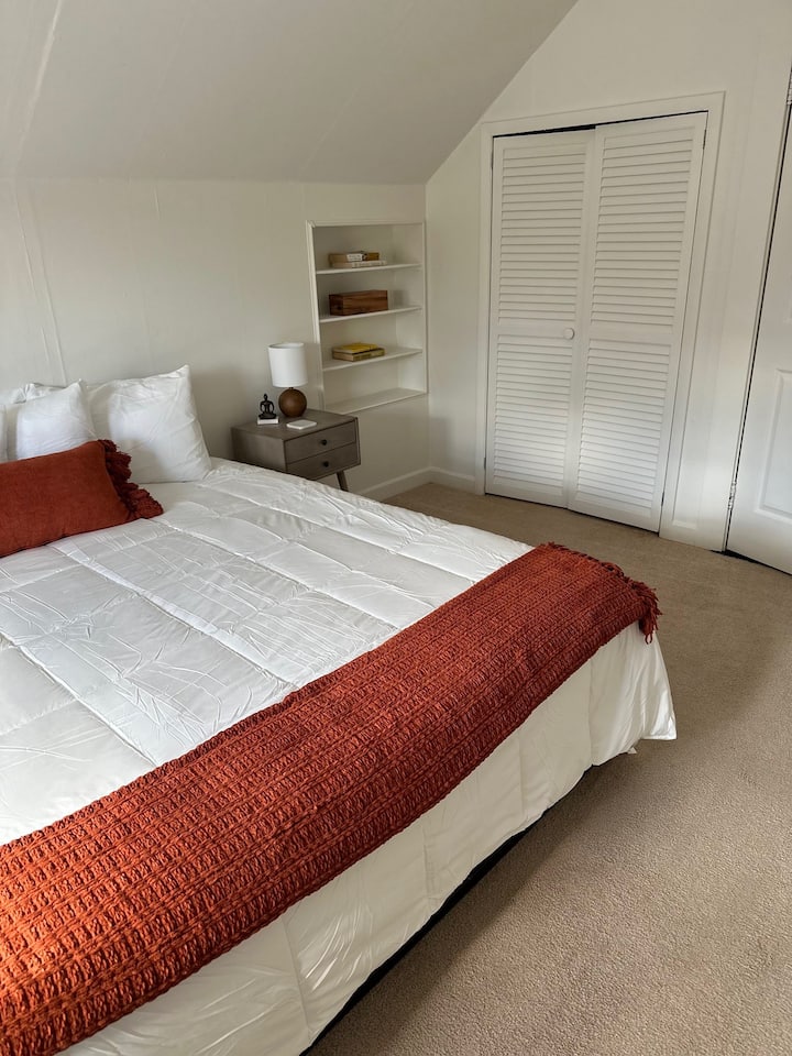 Stylish Stay Near Ecsu - Mansfield Hollow Lake, CT