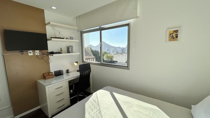 Alto Leblon! Vistão! Lindo 3 Quartos Com 2 Vagas. - Rio de Janeiro