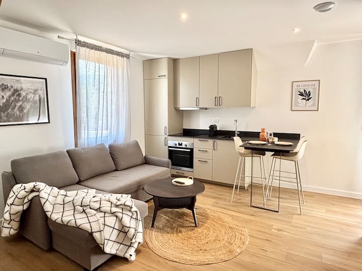 M112*marquer* Joli T4 Avec Balcon - Annemasse