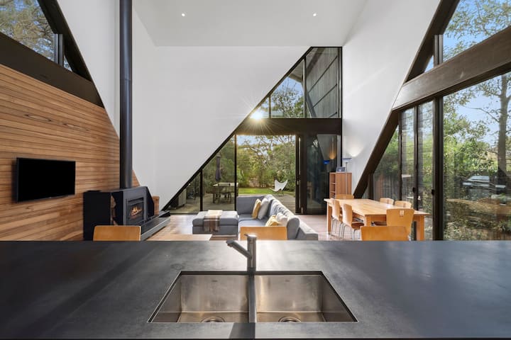 Aireys Cliff-top Gem | The Ultimate Coastal Escape - Aireys Inlet