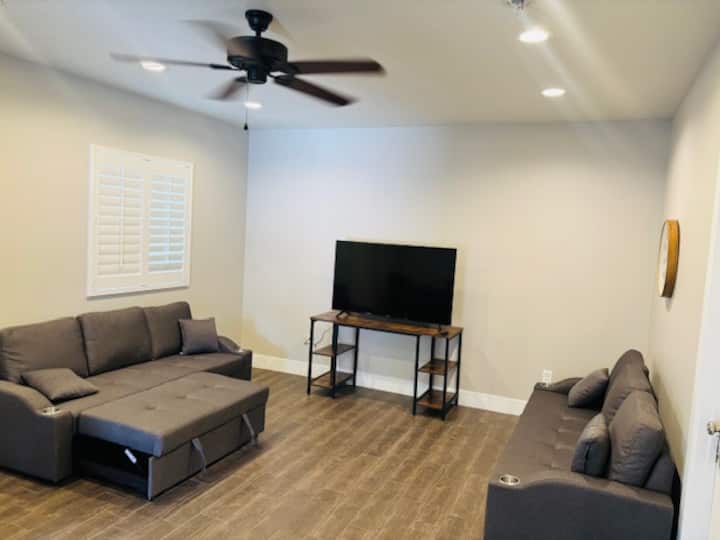 Cute & Cozy 1 Bedroom Home! - Lemoore, CA