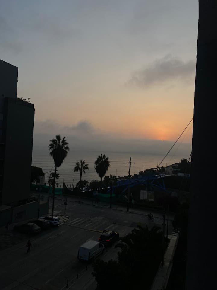 Barranco & Miraflores Ocean Views, Modern 2br Apt - Peru