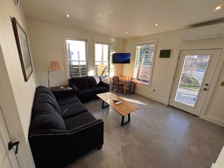 Modern Willard Beach 2br - South Portland, ME