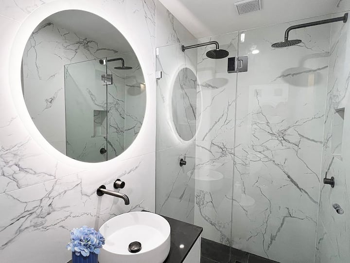 City Newly Renovated Designer Apartment - Sydney