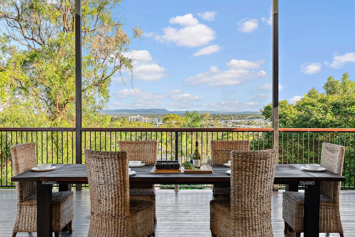 Elevated Luxury Family Home - Brisbane