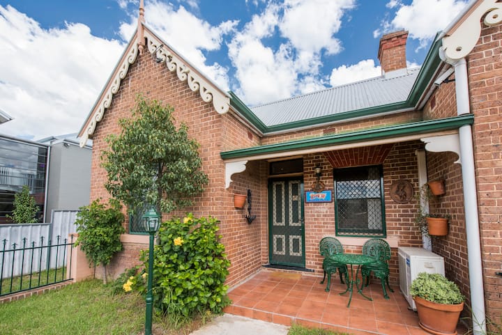 The Pirate's Retreat Townhouse - Mudgee