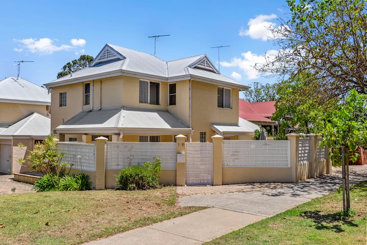 Entire Home In Victoria Park - Victoria Park