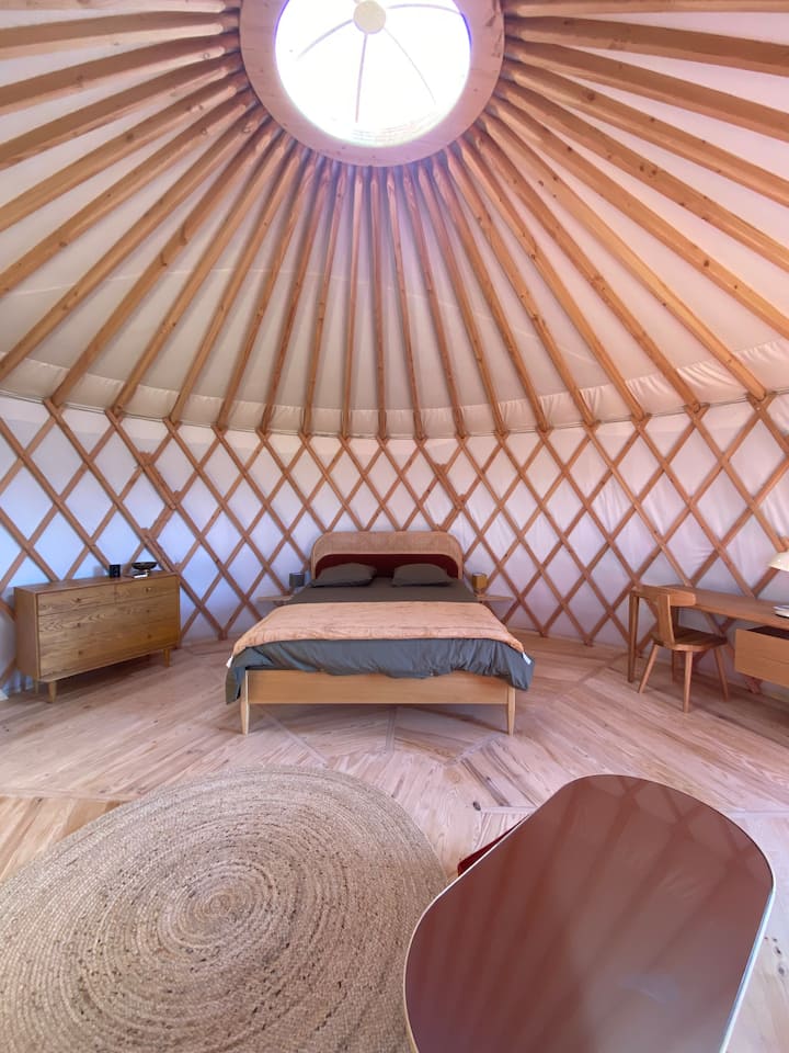 Yourte Contemporaine Chez Lieuxm - Haute-Loire