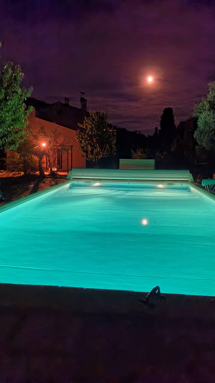 Jolie Chambre Mansardée - Draguignan
