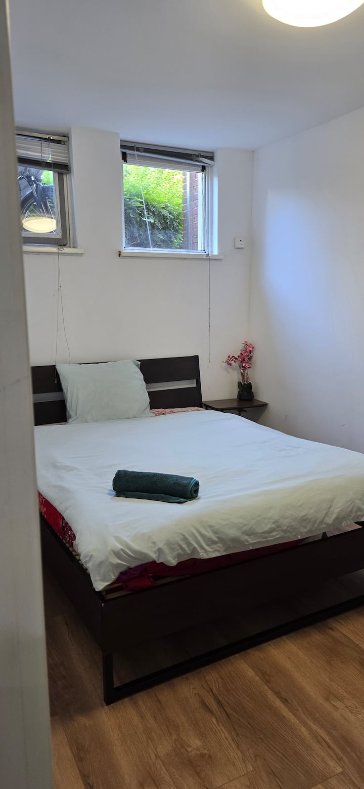 A Decent Room: Shared Apartment - Scheveningen