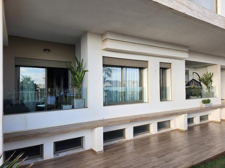 Pied Dans Le Sable - Mohammedia