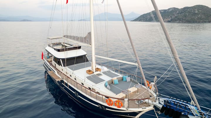 Luxury Yacht Charter | Fethiye - Fethiye