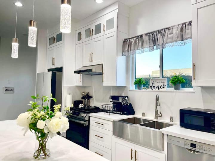 Furnished 3br 2ba Long Term - Garden Grove, CA