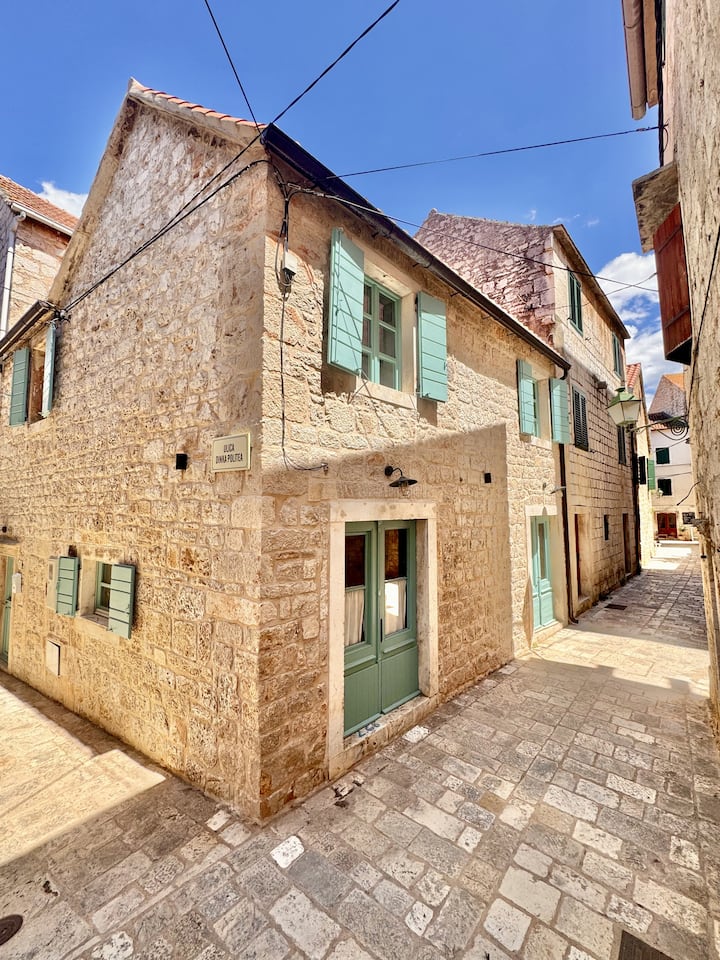 Historic Stone Loft - Stari Grad - Stari Grad