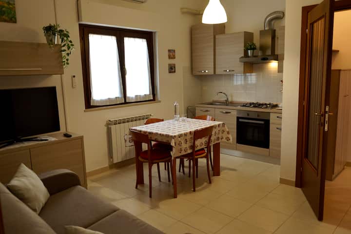 Two-room Apartment + Parking - Rosciano