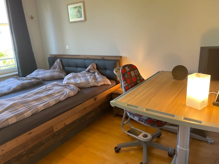 Sunny Bedroom In Elegant Home - Munich