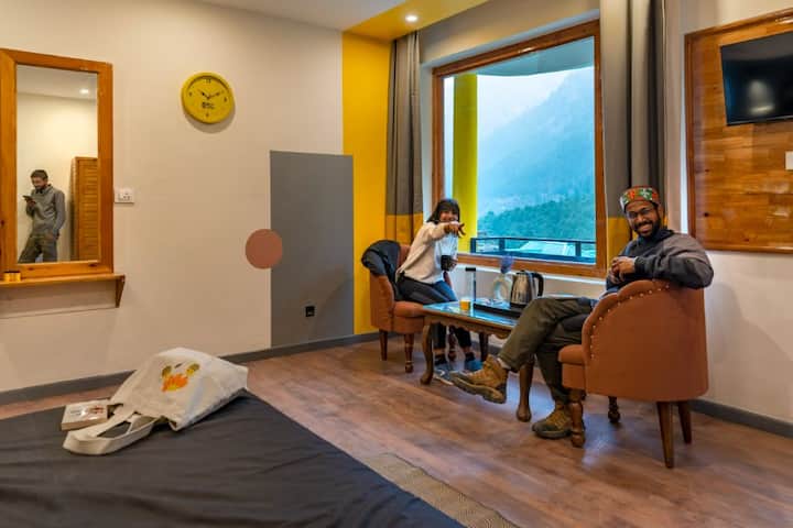 Skydeck Mountain Room – Parvati Valley - Kasol