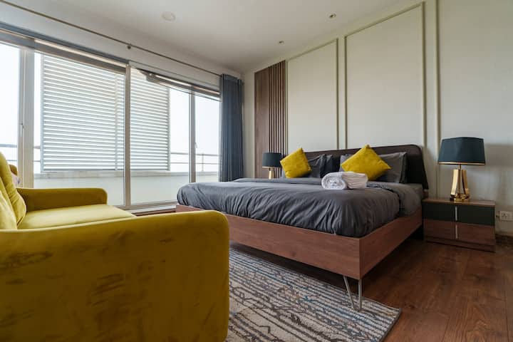 High Floor 3bd W/balcony|city Views |Dha P5| Penta - Lahore